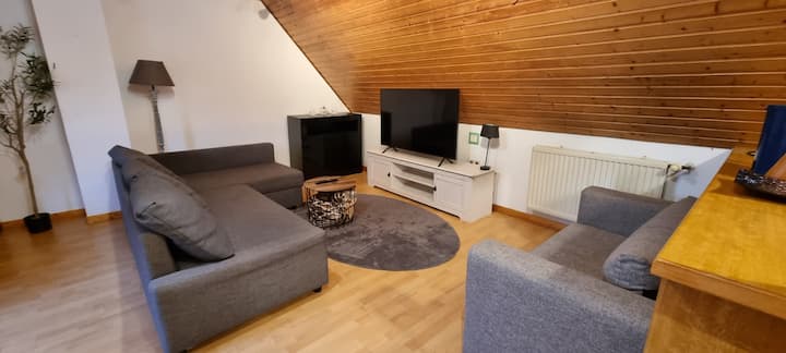 Möblierte Maisonettenwohnung Mit Klimaanlage - Duisburg