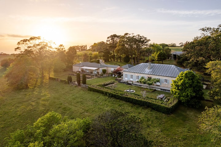 One-of-a-kind French Farm Stay In Kiama Hinterland - Wollongong