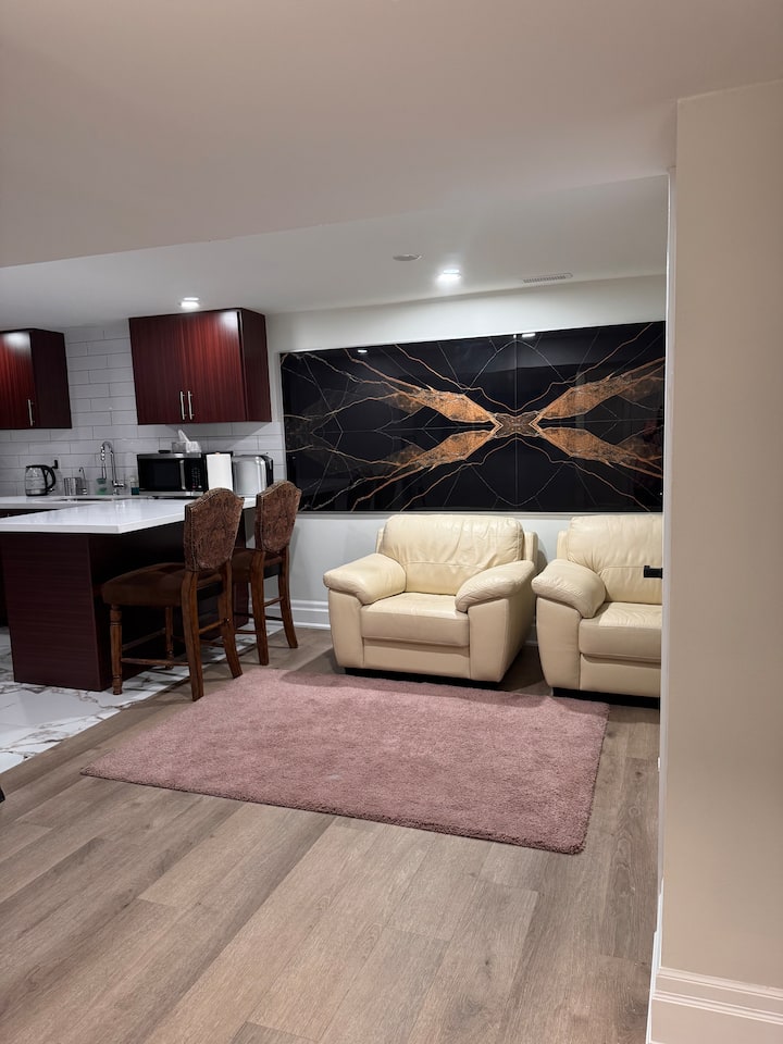 Cozy 1 Bed + Bath Home - Burlington, On - Burlington