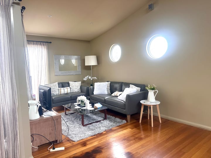 United 4 The Village Lights House - Metung