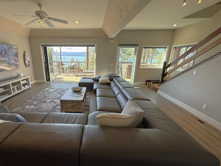New! Tahoe Views, Hot Tub, Home For 10! - North Lake Tahoe, CA