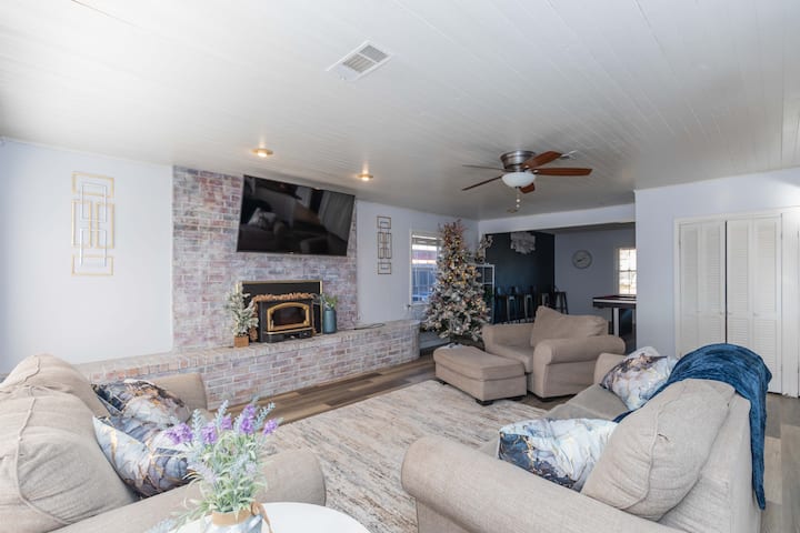 Willow & Stone-space, Style &Comfort W/pool Table - Amarillo, TX