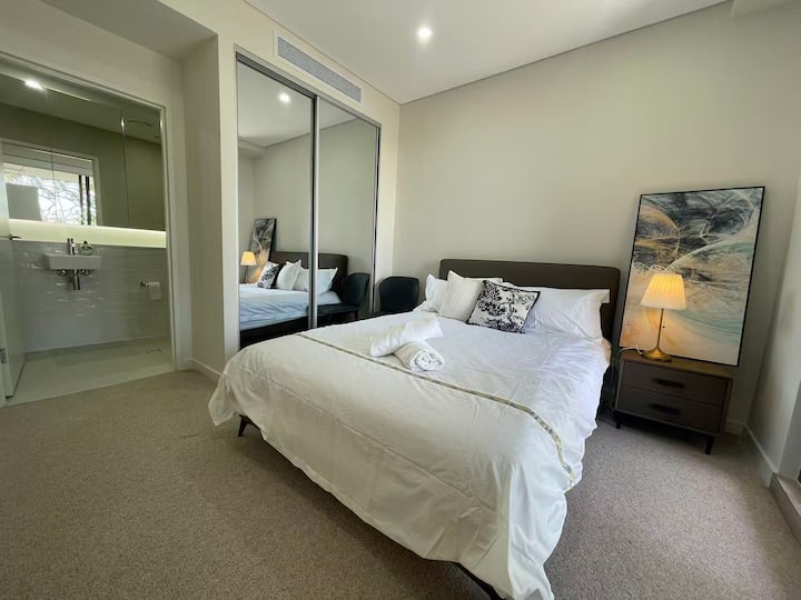 Elegant 1-bed Apartment In Caringbah - Cronulla