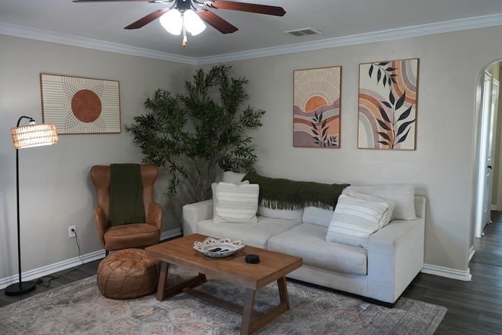 5-min Walk To At&t Stadium | Free Parking - Arlington