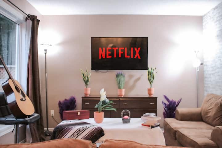 Spacious 3br +2.5ba +Office +Theatre •Family Haven - Kingston, Ontàrio, Canadà