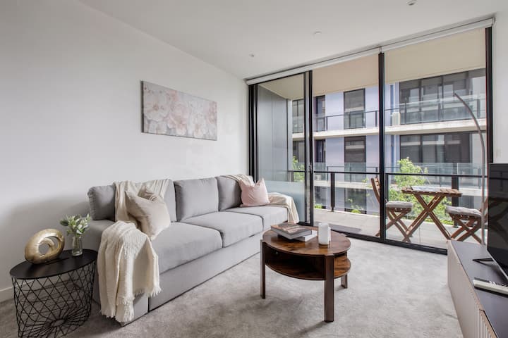 Sunlit Prahran 1br Retreat Near Station & Market - Ivanhoe