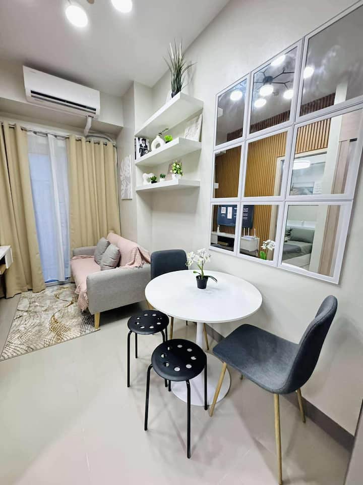 2 Bedroom Unit Staycation At Smdc Charm Residences - Filipinas