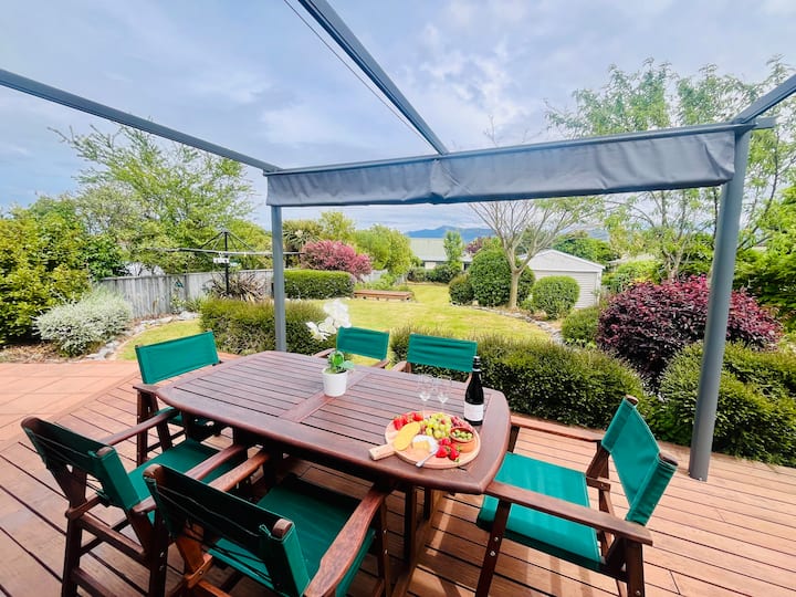 Decked Out With A View - Kaiteriteri