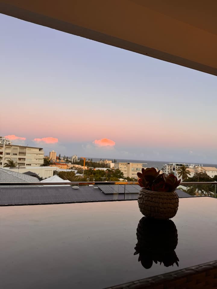Coastal Luxury At Kings Beach Ocean Views - Caloundra