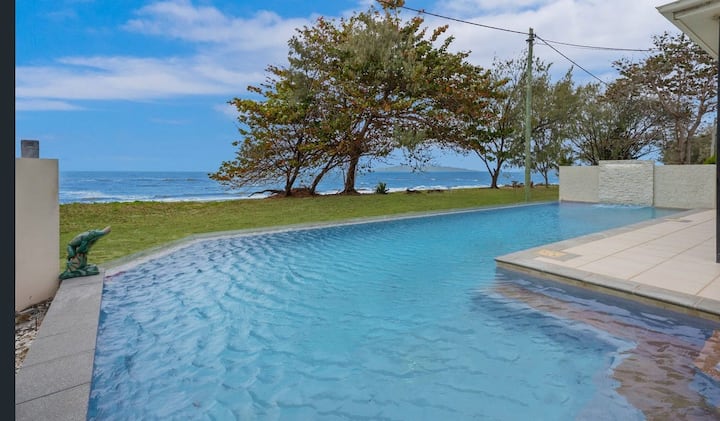 Beach House On Cay - Bluewater