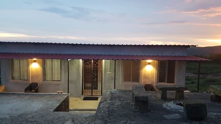 Hillside Cozy Retreat With Breathtaking Views - Cherrapunji