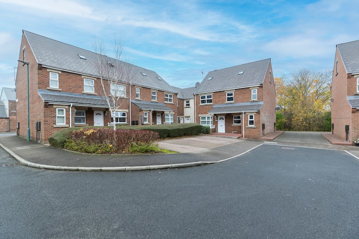 Spacious 3br House Ideal For Contractors & Family - Durham