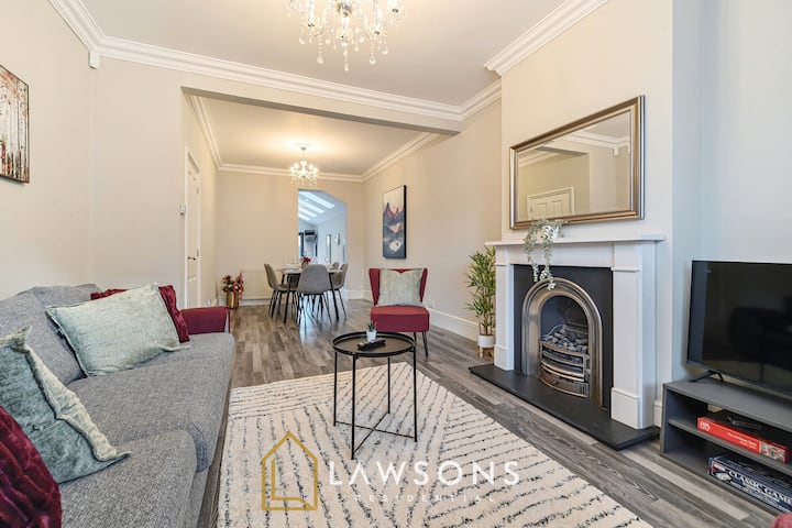 Spacious 4br House, Castle Views, Free Parking - Slough