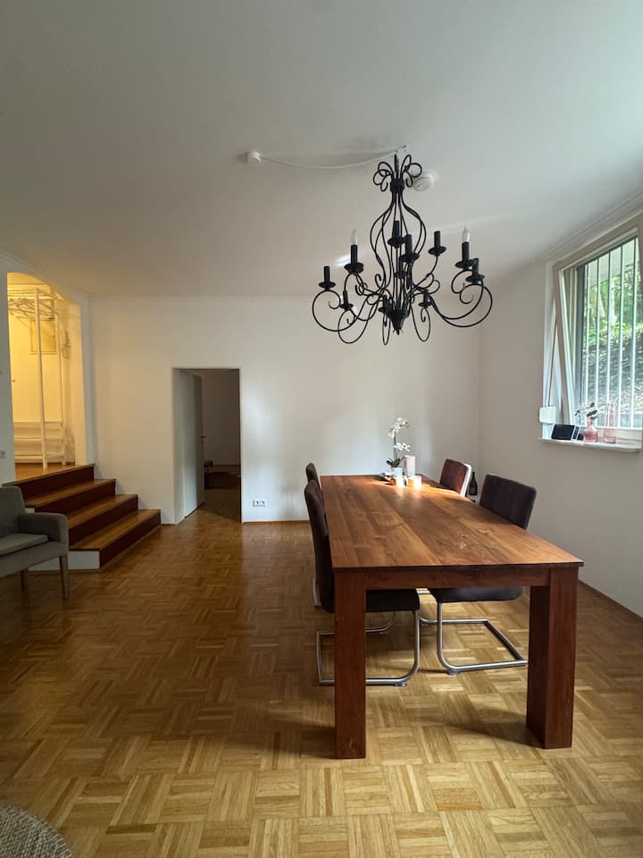 Große & Gemütliche Wohnung In Top-lage - Munich