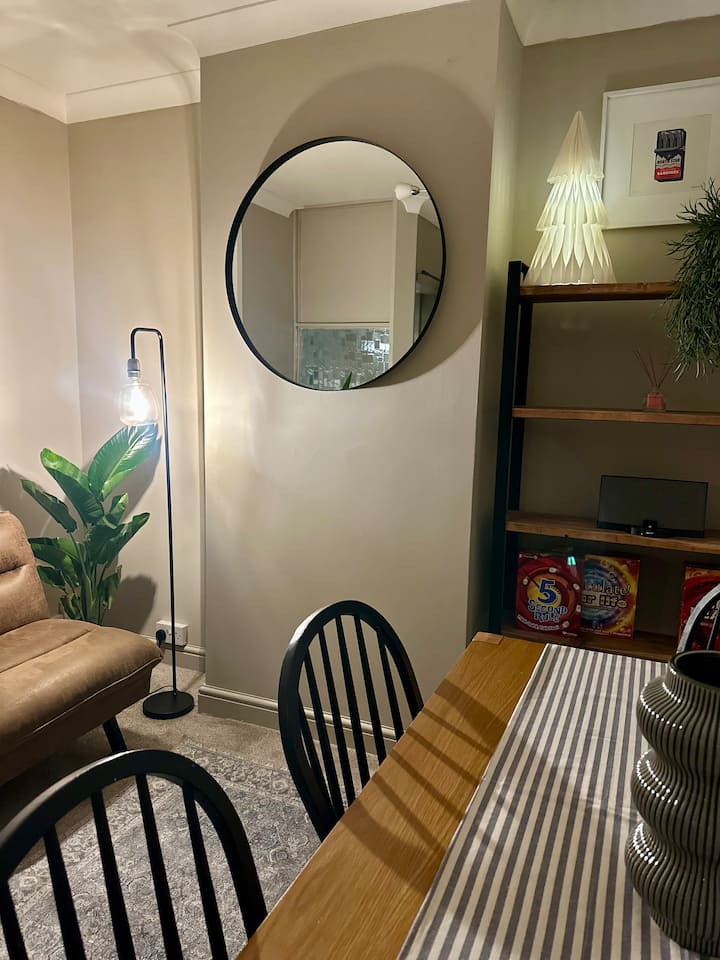 Wisteria Mews. Cosy City Home - Portsmouth