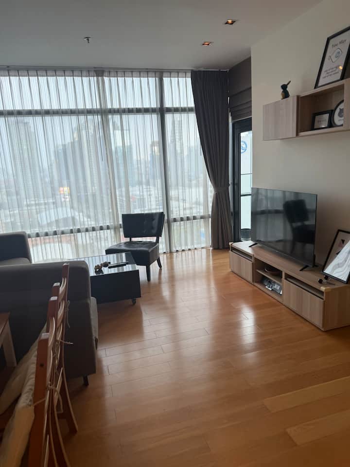 Luxury 2br / 2ba Apartment – High-floor City View - Bangkok