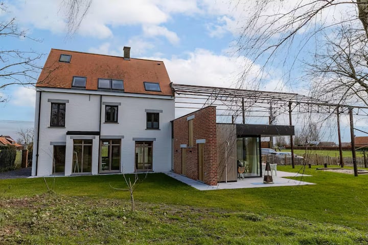 Chez Meme - Charmant Vakantiehuis Met Tuin - Izegem