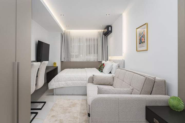 Amelie By Halu! | Superior Studio - Greece