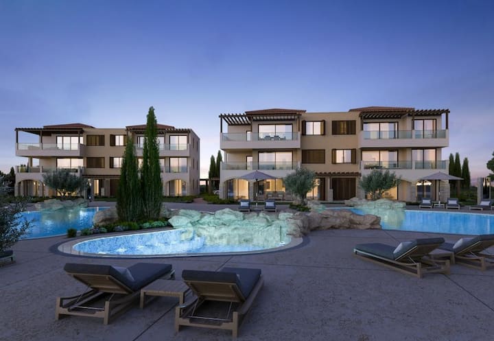 Luxury 3-bedroom | Pool View, At Aphrodite Hills - Писсури