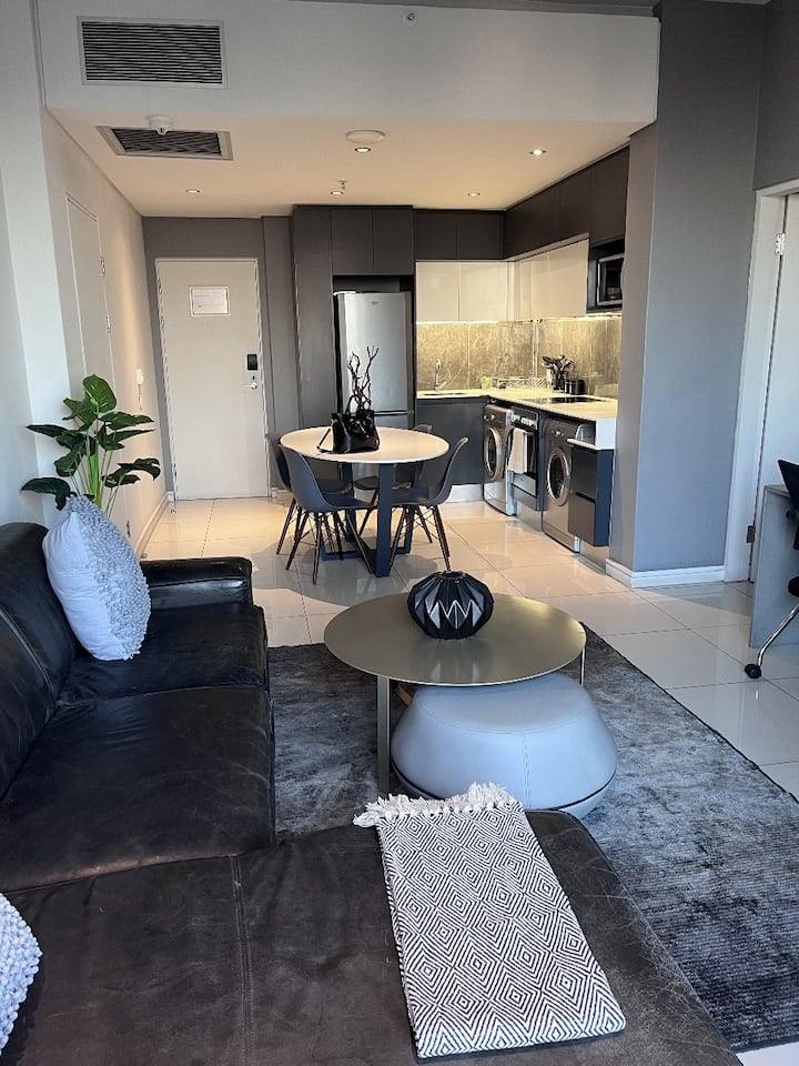5 Star 1 Bed Apartment In Sandton With City Views - Johannesburg