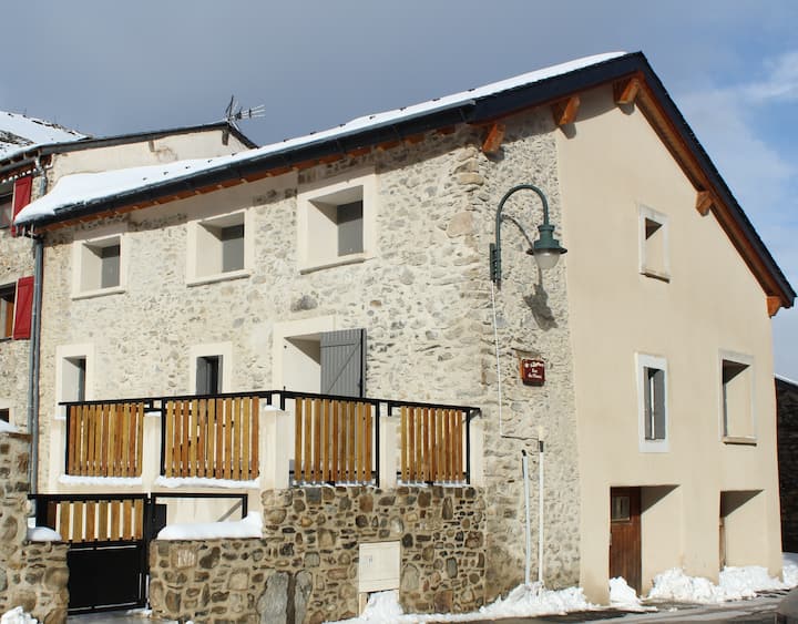 ÉVasion En Montagne, Maison Familiale Fontrabiouse - Les Angles