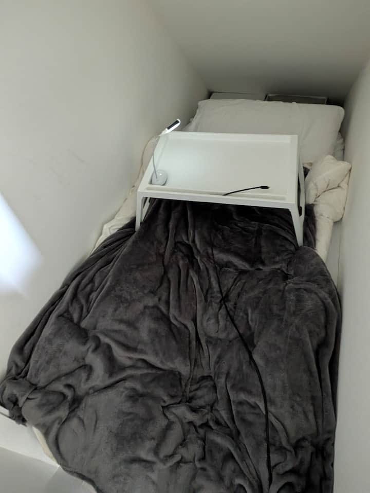 Micro Closet Air (Mattress) Bnb Spacious Apartment - Badalona