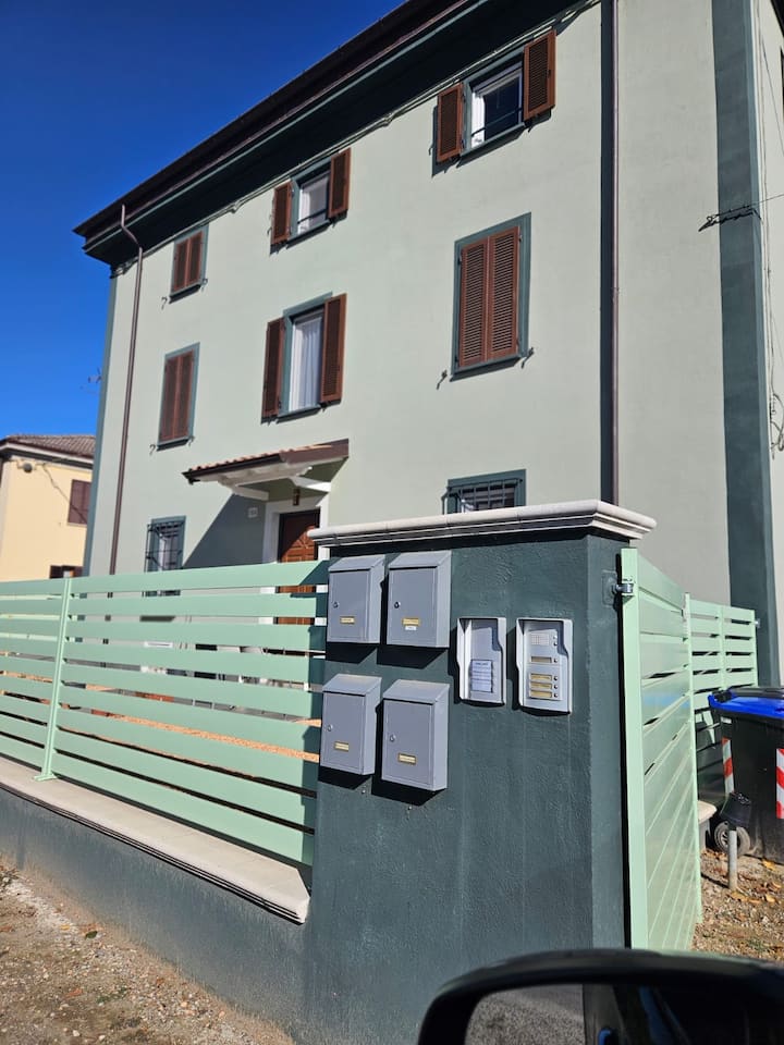 Appartamento Attaccato A Piacenza - Piacenza