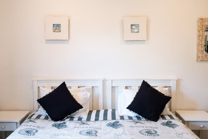 Beachside Nook - Light & Breezy - Port Elizabeth