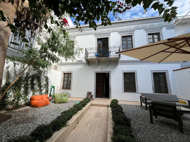 A Unique Historical House In The Heart Of Bodrum - Torba
