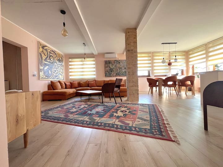 Pista House - Belgrade Nikola Tesla Airport (BEG)