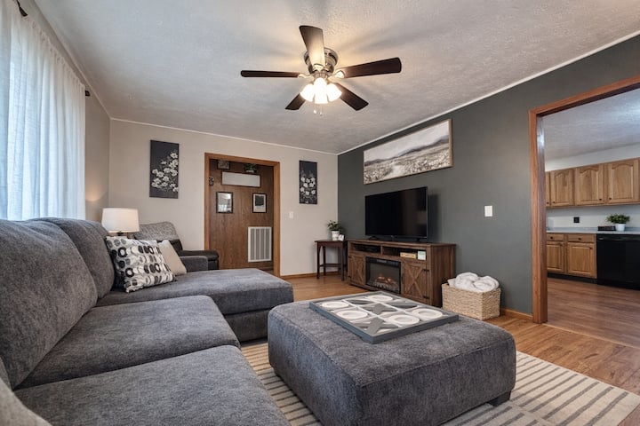 Nrg Np/hottub/large Yard/plenty Of Parking/3bd-2ba - Hawks Nest State Park, Ansted