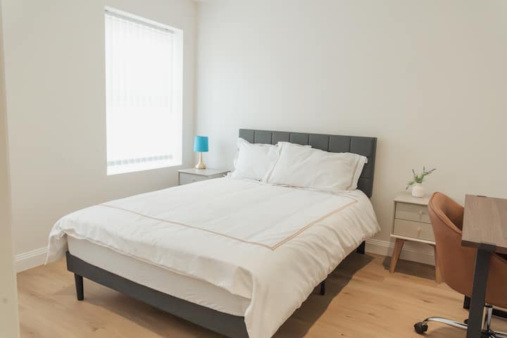 Cozy Xmas City Scpae - Uxbridge