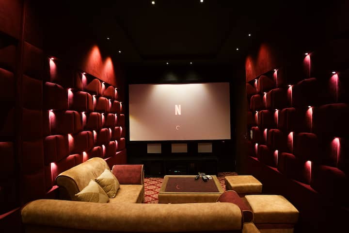 Offbeat Luxe 4bhk|hometheatre-pool-gamezon-bfbbq - Chintpurni