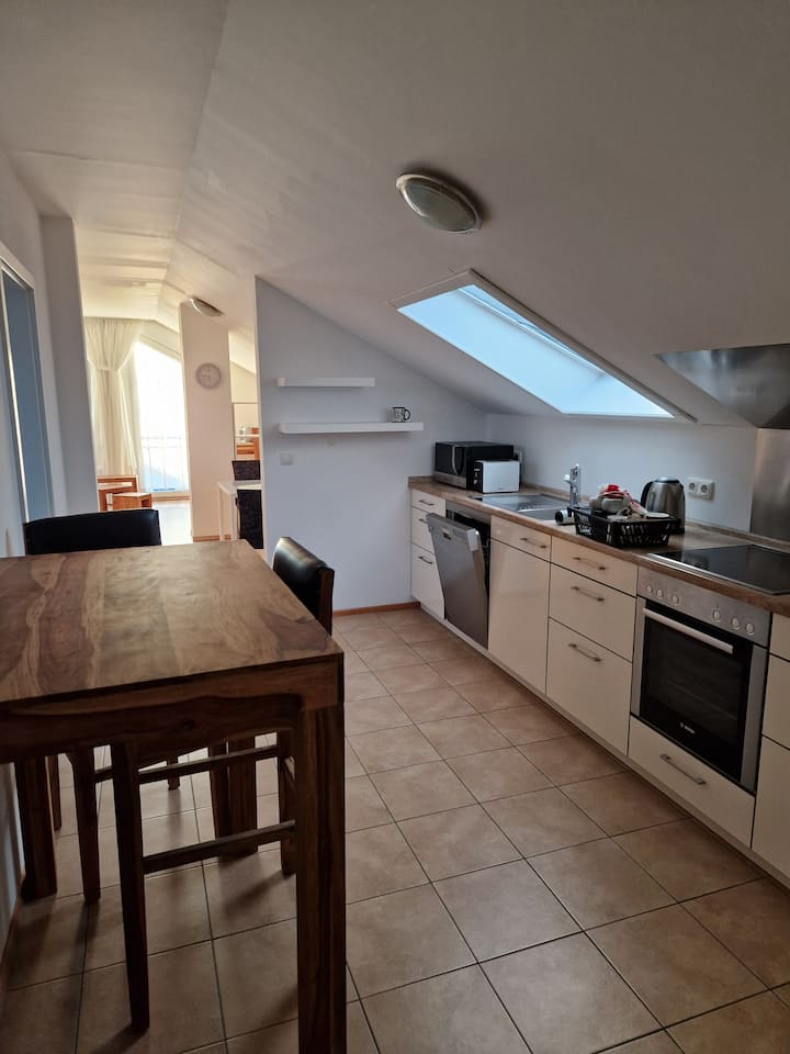 Wohlfühlwohnung Im Dg – Ruhig, Hell & Modern - Germering