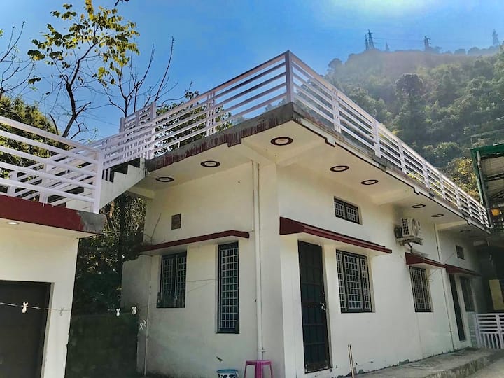 Lake View Homestay - Pauri