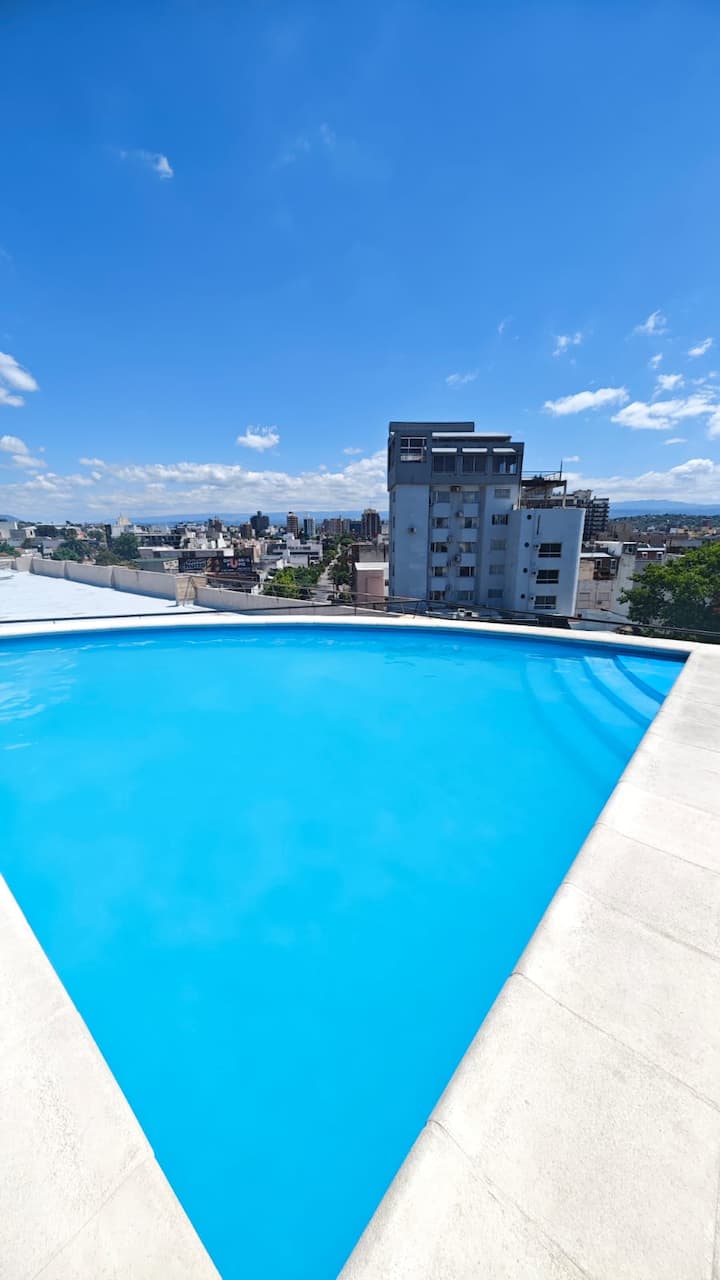 Dpto Amplio Con Piscina, Excelente Ubicación - Villa Carlos Paz