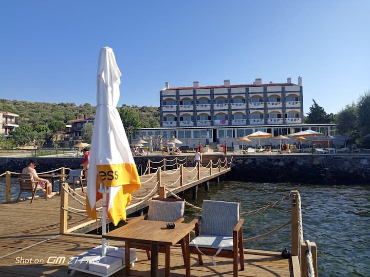 Cunda Basel Havuz Aile Odası - Ayvalık