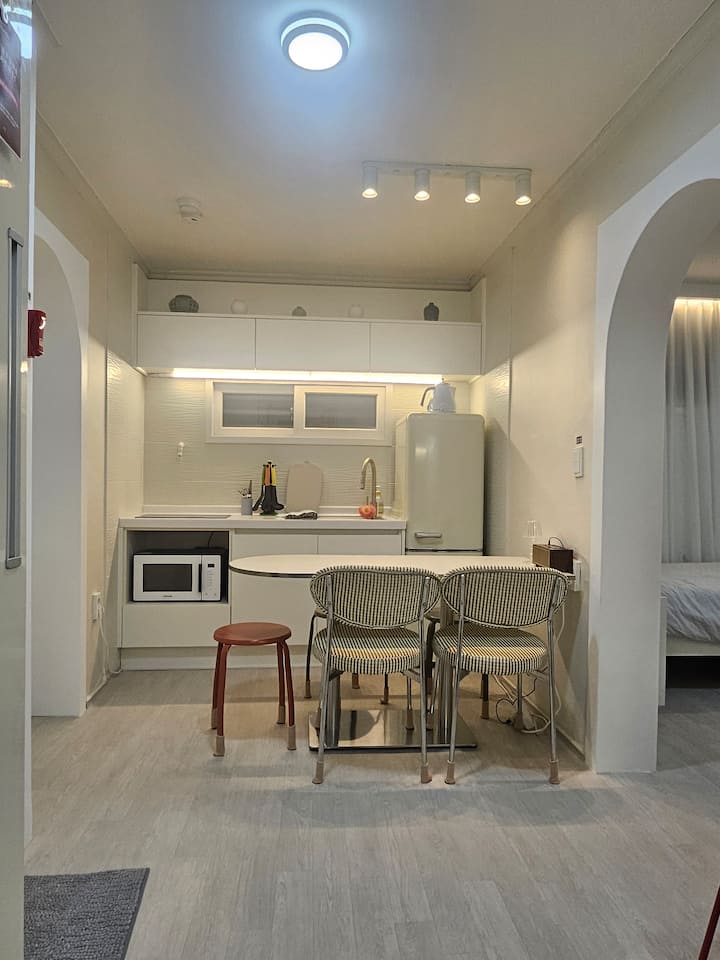 2br,3bed/hongdae/5pax/urbanest/newly Open! - South Korea