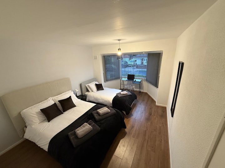 3br House Ideally Located For Hs2/nec/bhx & Bham - Birmingham