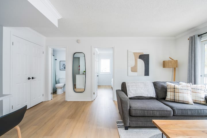 Nordic Nook | Hot Tub & Shuttle W/ Patio - Collingwood