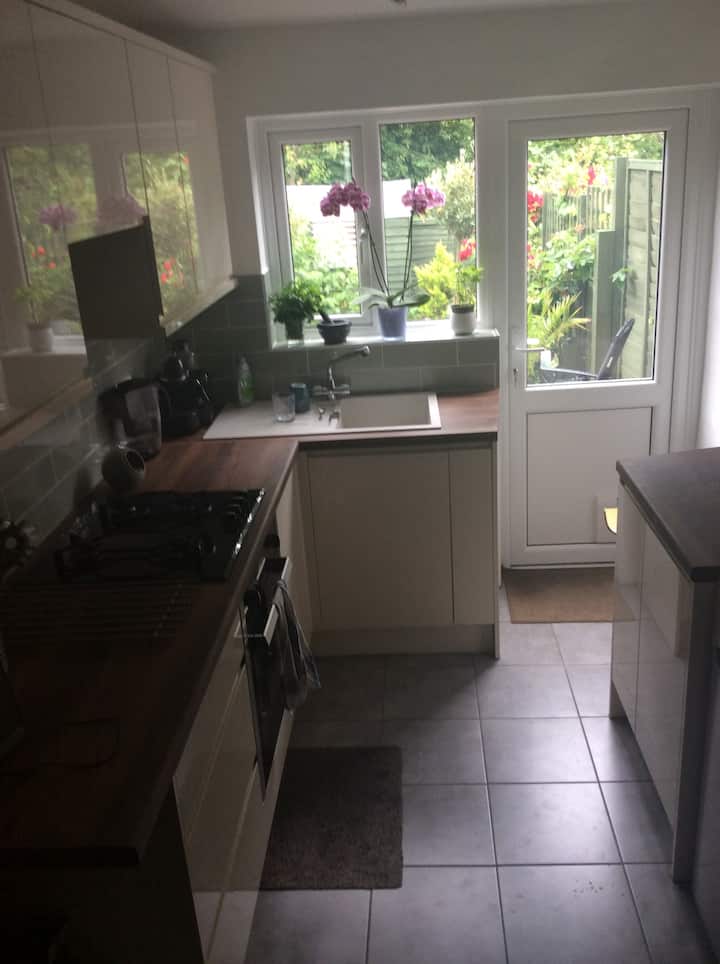 Cosy 1 Bed Flat With Garden And  Fire Place - Watford
