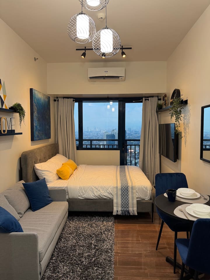 Makati Stylish Studio | Balcony + Netflix + Pool - Makati