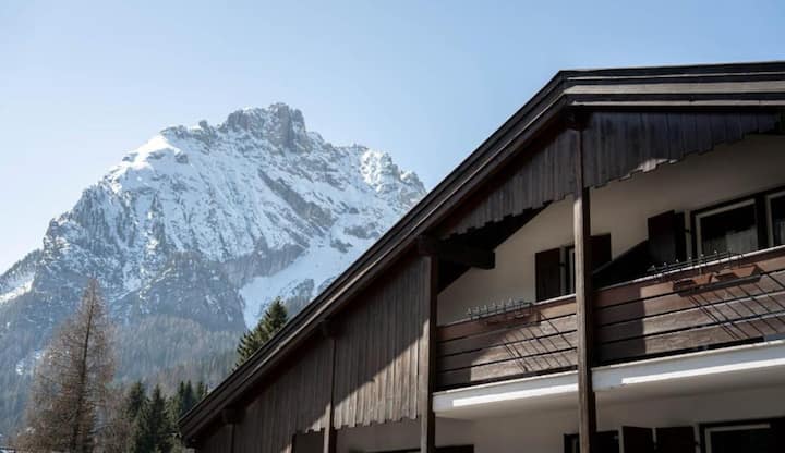 Romantic One-bedroom Apartment [Near The Slopes] - Marmolada