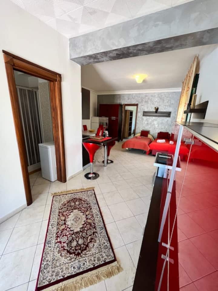 Sunny Sicilian Apartment With Garden & Deck - Caltanissetta