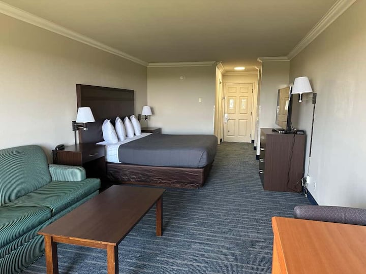 Standard 1 King Bed Non-smoking - Ocean Shores, WA