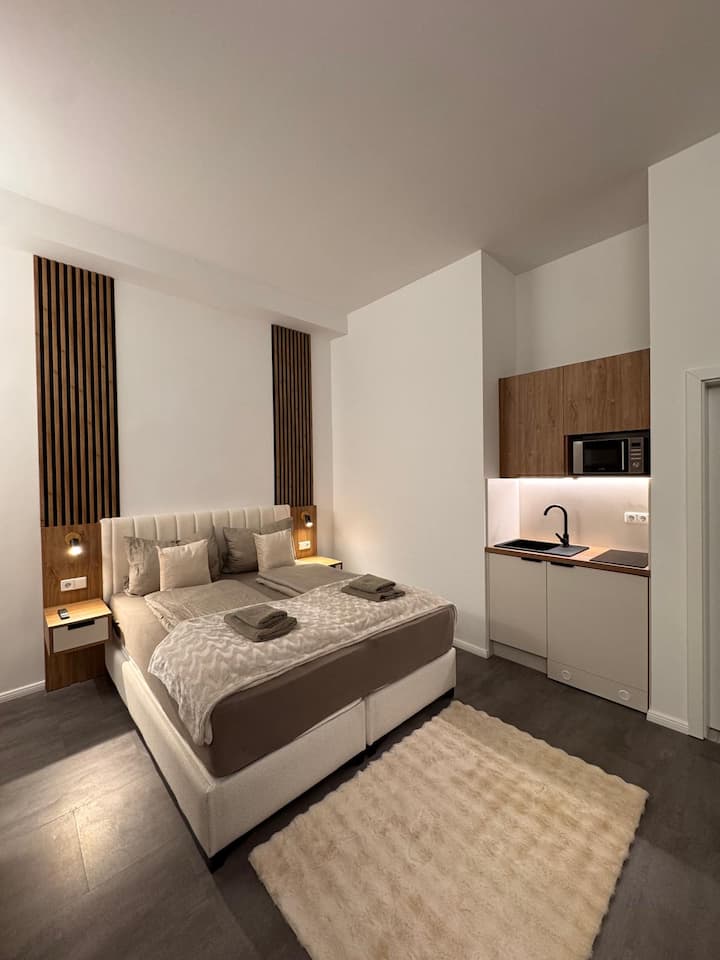 Berlin Apartment | Modern 5-person Stay On Ku’damm - Berlin