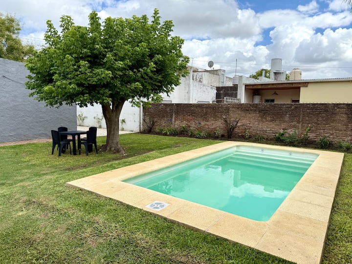 Casa En Pleno Centro Chascomús Con Pileta - Chascomús