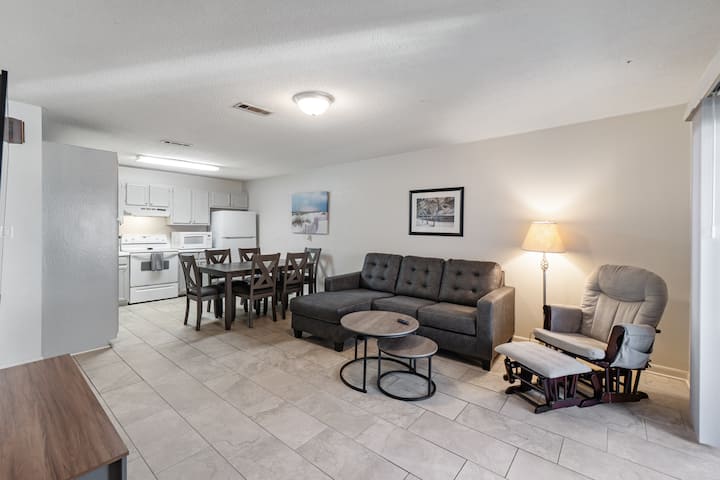 King, 5 Beds, Yard, Priv Patio, Dog Ok, Near Beach - Pensacola Beach, FL