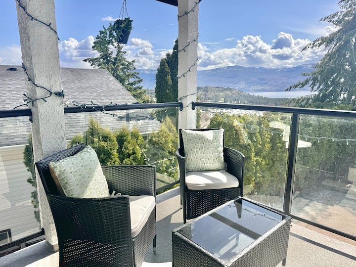 Okanagan Lakeview Home - Peachland