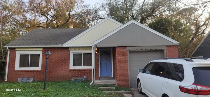 Ligh-filled: Walking Distant To Wesley. - Wichita, KS